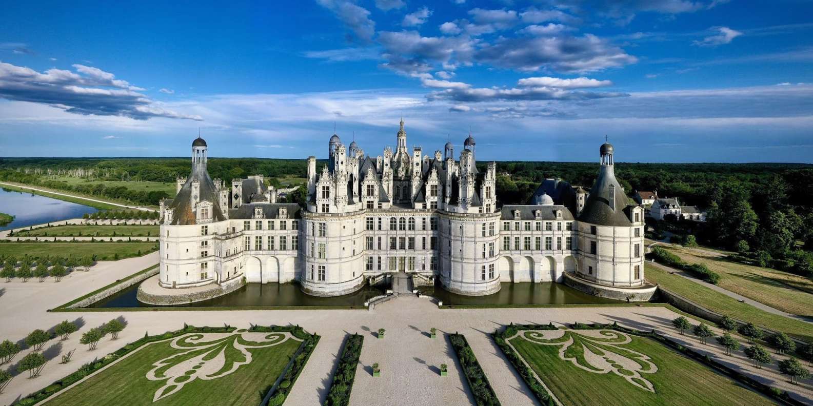 Visiter les châteaux - ESCALE ARC-EN-CIEL